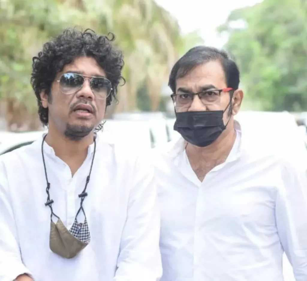 KK's Son, Nakul Krishna Kunnath Looks Devastated At The Funeral As He ...