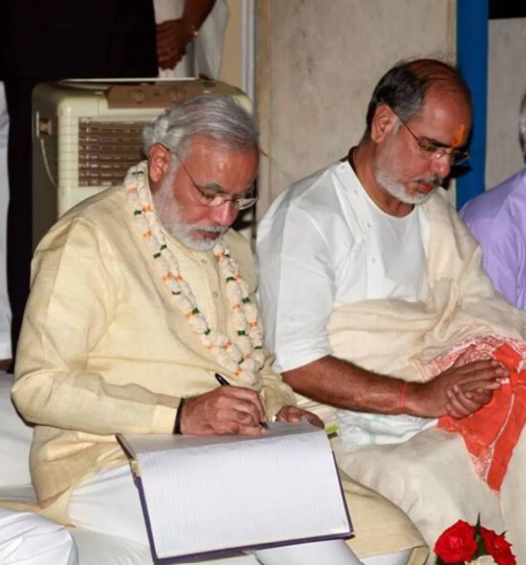 Ambani Clan's Guru, Rameshbhai Oza: The Man Behind Bringing Harmony ...