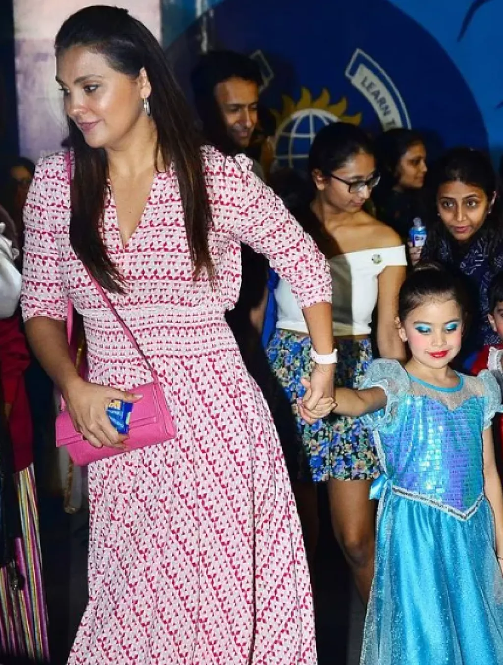 Dhirubhai Ambani International: Know The Fee Structure Of Bollywood's ...