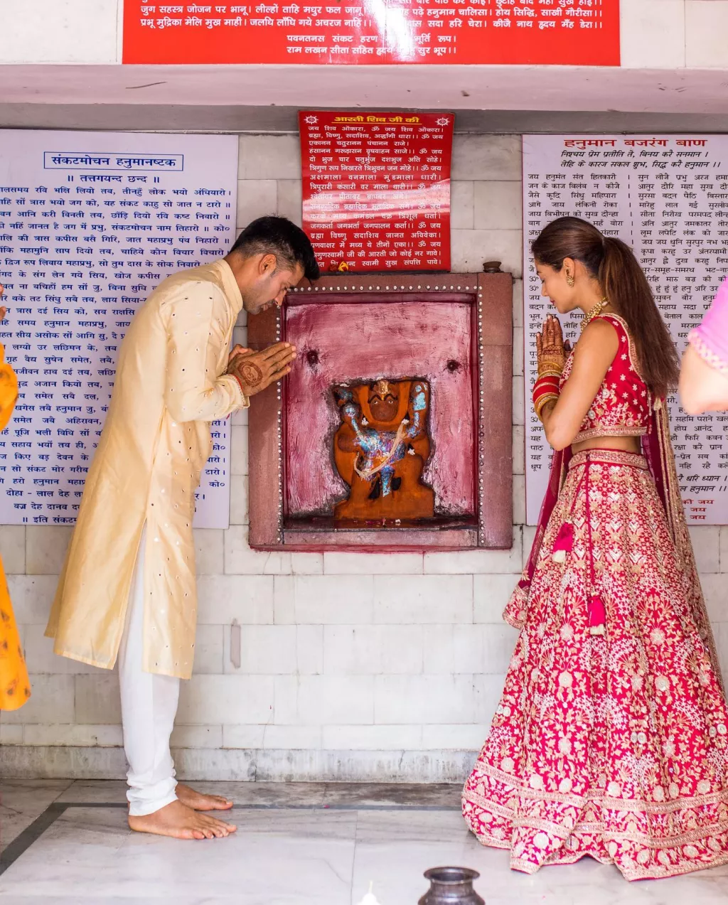 Payal Rohatgi's 'Pagphera': Flaunts 'Sindoor' And Visit Mahadev Temple ...