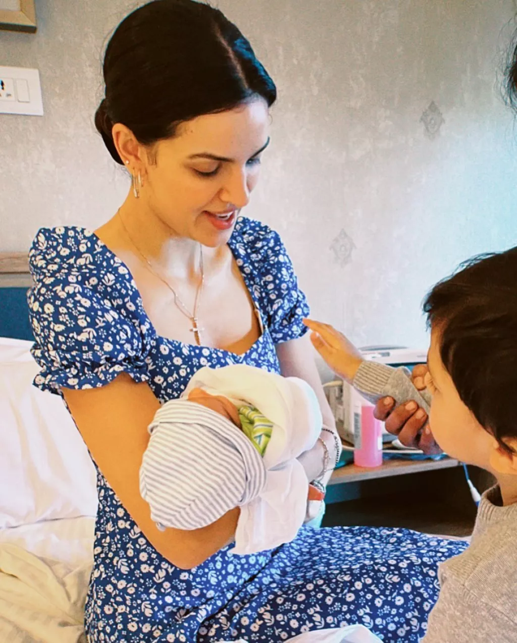 Krunal Pandya Shares An Adorable Picture With His Newborn Baby And Wife ...