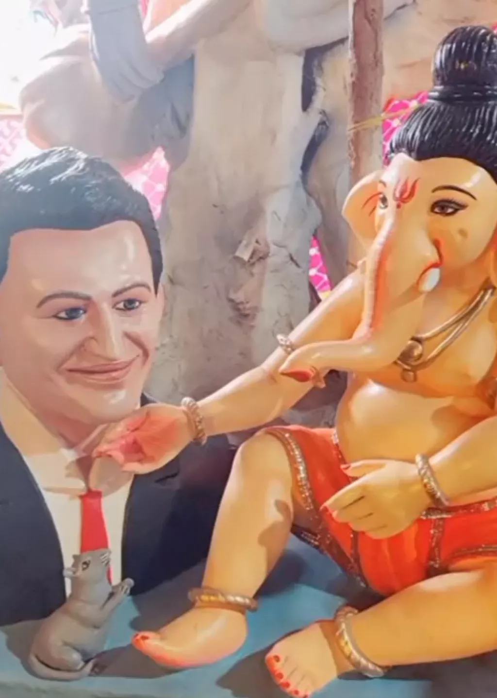 Puneeth Rajkumar's Fans Bring Home Late Actor's Idol Along With Lord ...