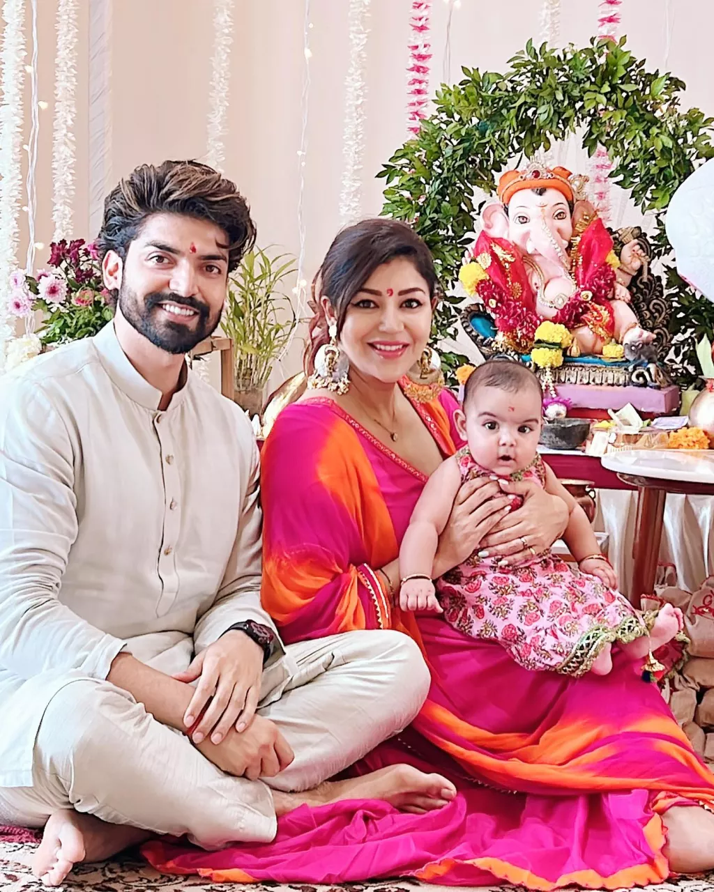 Gurmeet Choudhary Gives A Glimpse Of Lianna's 1st Ganesh Puja, Baby ...