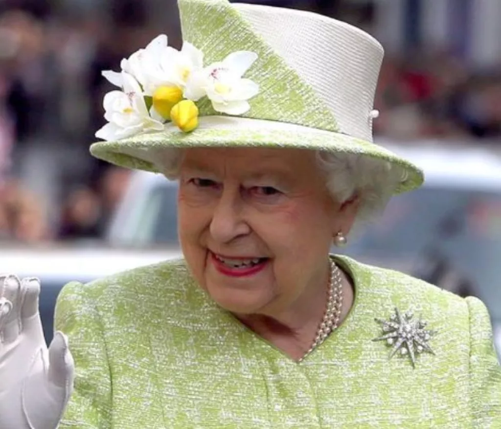 Queen Elizabeth's 500 Million Dollar Net Worth: Her Income, Assets And ...