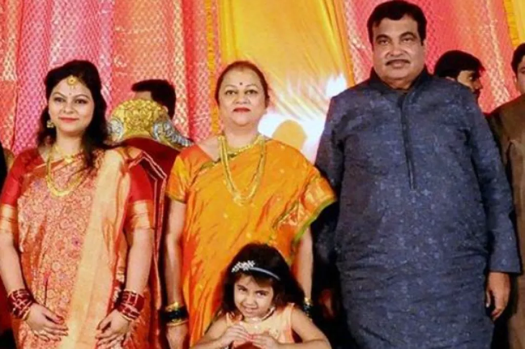 When Union Minister, Nitin Gadkari Demolished His Father-In-Law's House ...