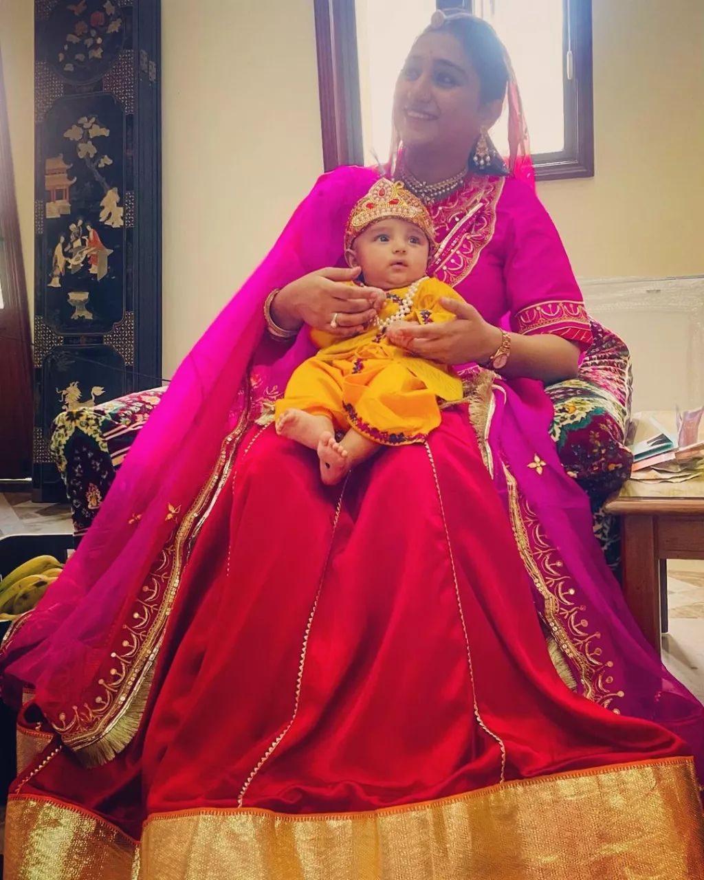 Mohena Kumari Shares A Cute Picture With Her Baby Boy, Ayaansh Who ...