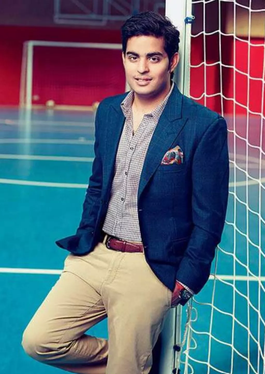 Akash Ambani Touches PM Modi's Feet To Seek Blessings At 5G Launch ...