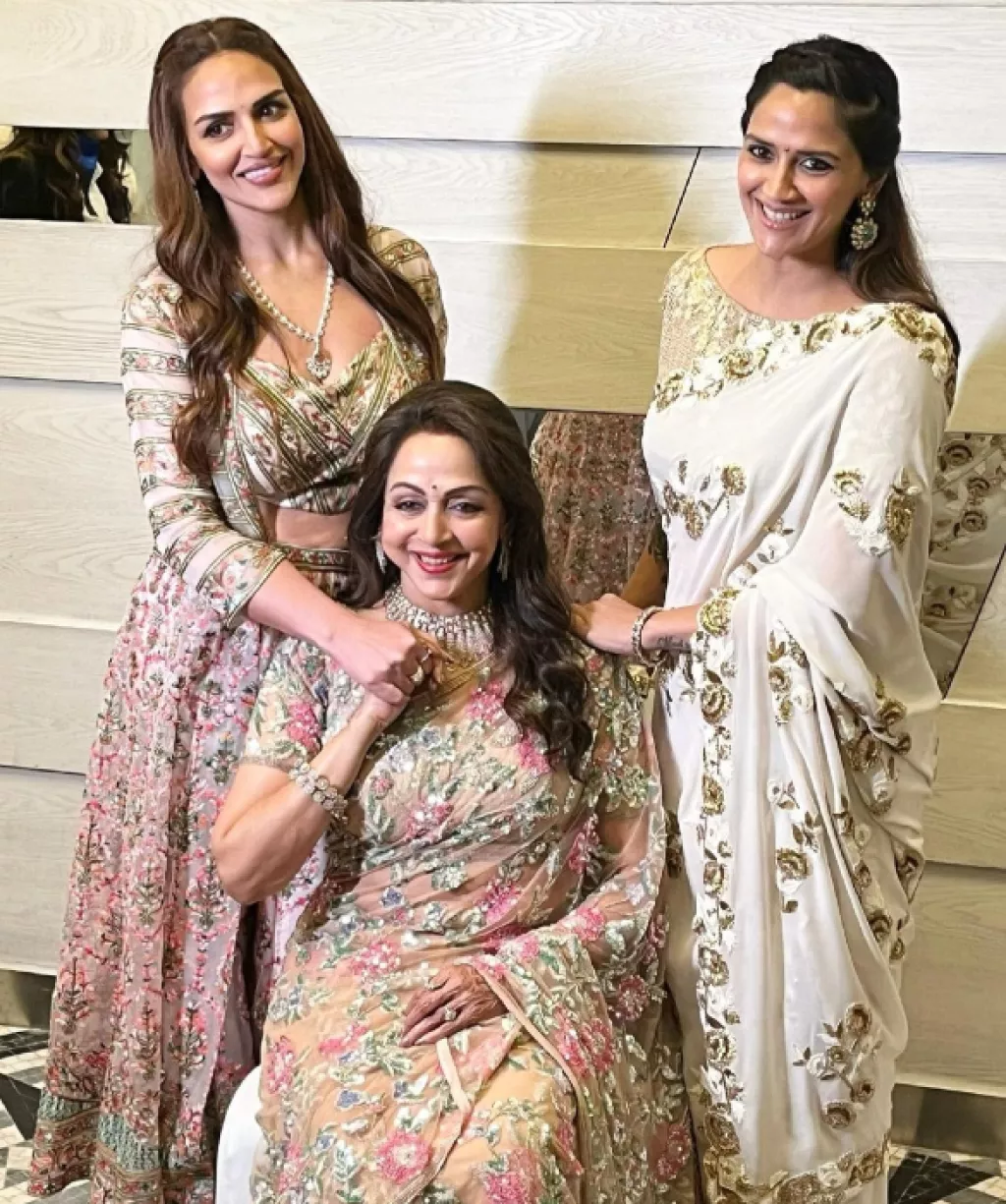 Esha Deol Calls Mom, Hema Malini And Sister, Ahana Deol 'Super Woman ...