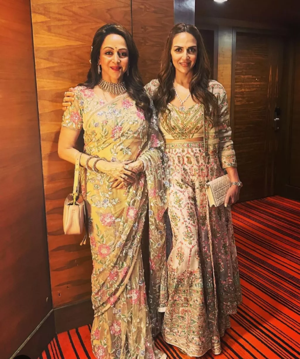 Esha Deol Calls Mom, Hema Malini And Sister, Ahana Deol 'Super Woman ...