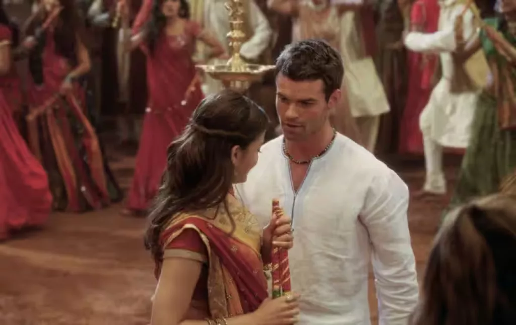 Aishwarya Rai Bachchan Played Garba With 'The Vampire Diaries' And ...