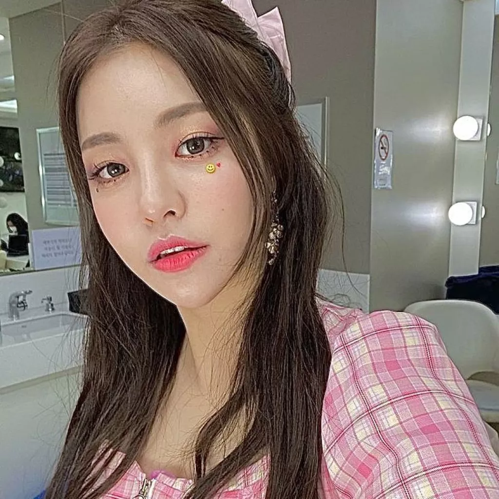 K-Pop Girl Band, 'BB' Member, Yujeong Spills Juicy Details Of Her ...