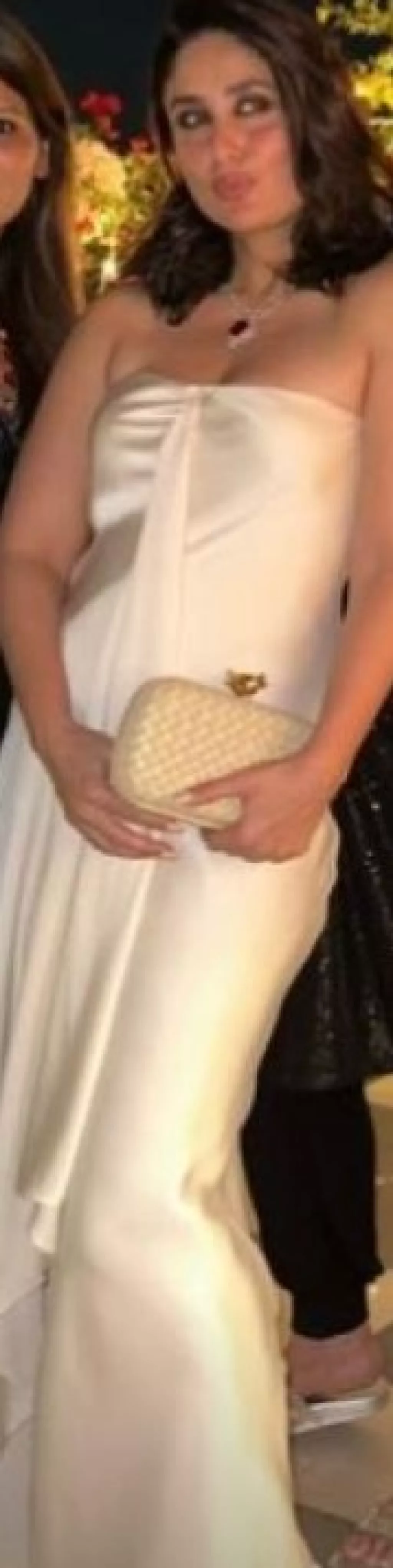 Shah Rukh Khan's 58th B'Day Bash: Here's What Celeb Divas Wore, From Alia-Suhana To Kareena-Karisma