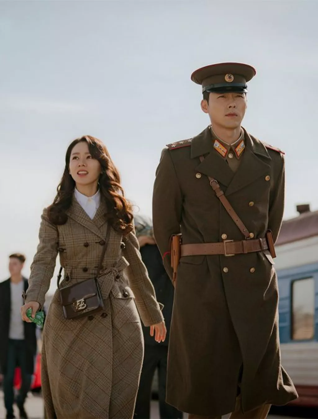 CLOY Actor, Hyun Bin Channels 'Captain Ri' In Real Life, Protects Wife ...