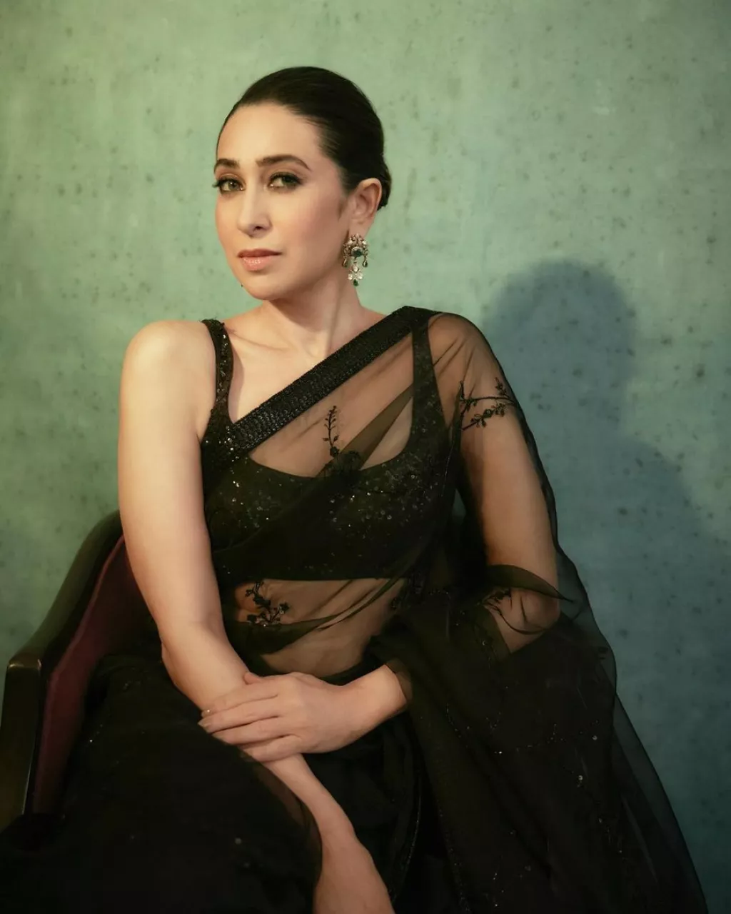 20 Divas Who Flaunted Stunning Risque Blouses: Learn Outfit Ideas And ...