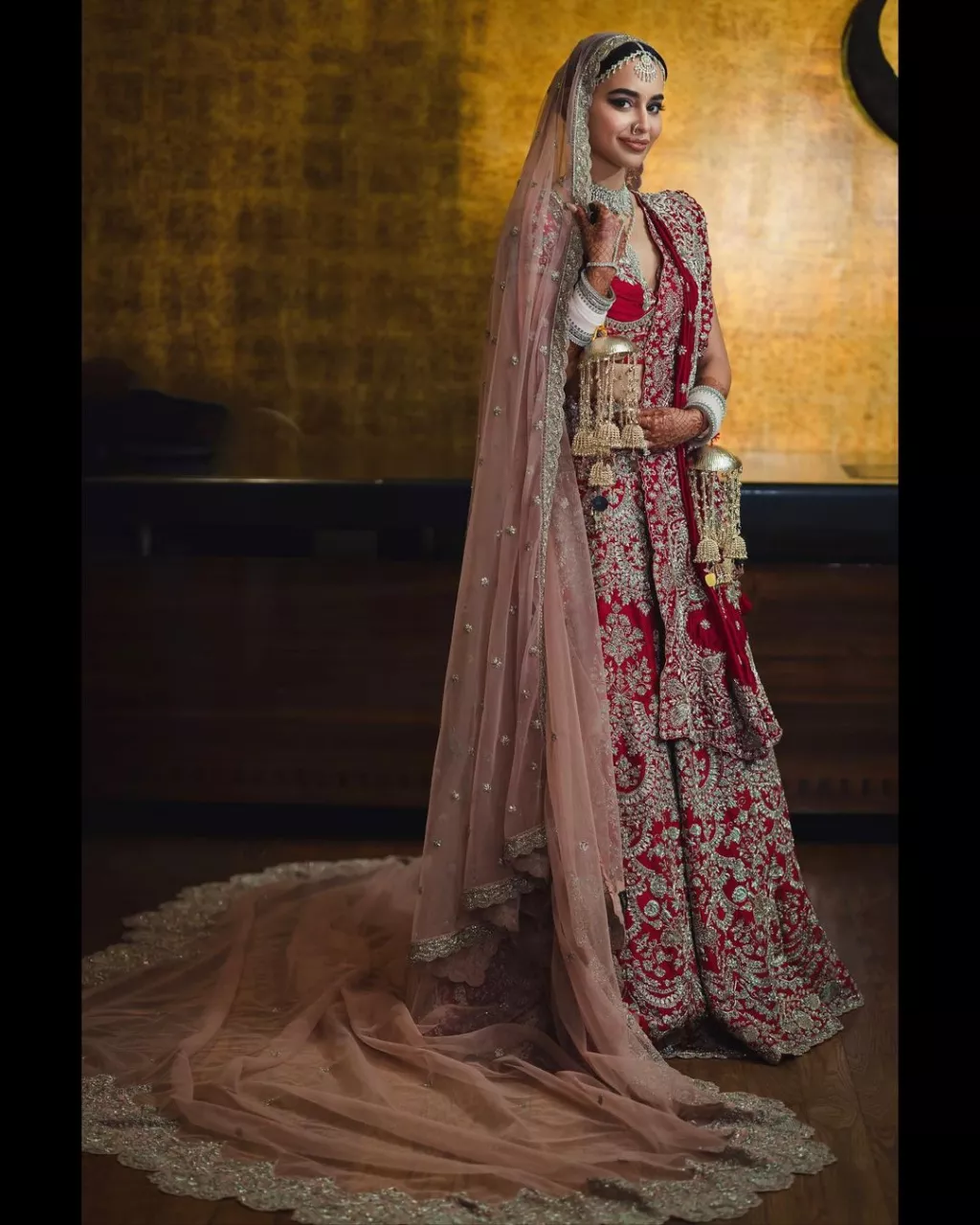 Influencer Bride Wore A Silk Saree From Sabyasachi With Her Nani's Heirloom Jewellery On Reception