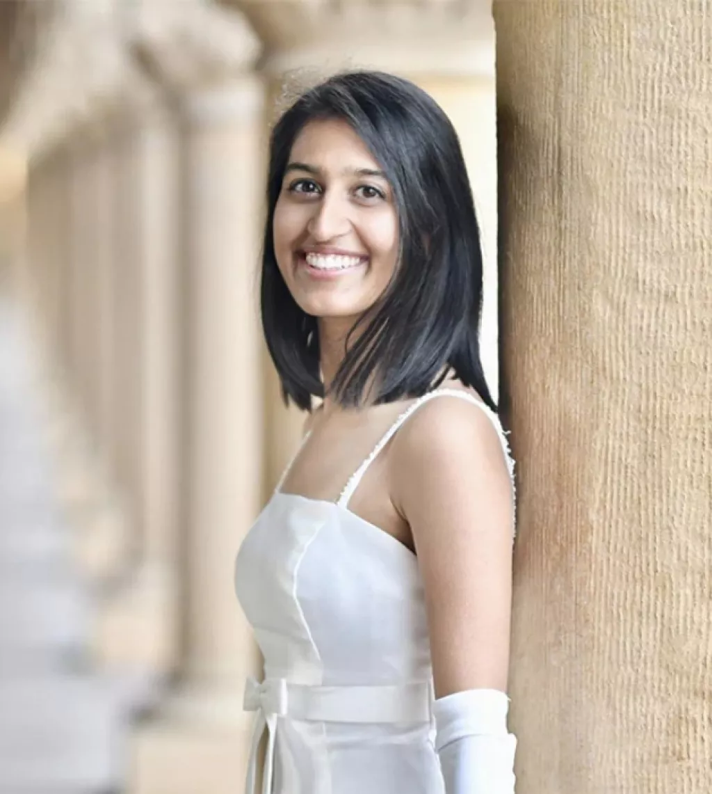 Meenakshi Sheshadri's Daughter, Kendra Mysore Dons A Strappy Dress ...