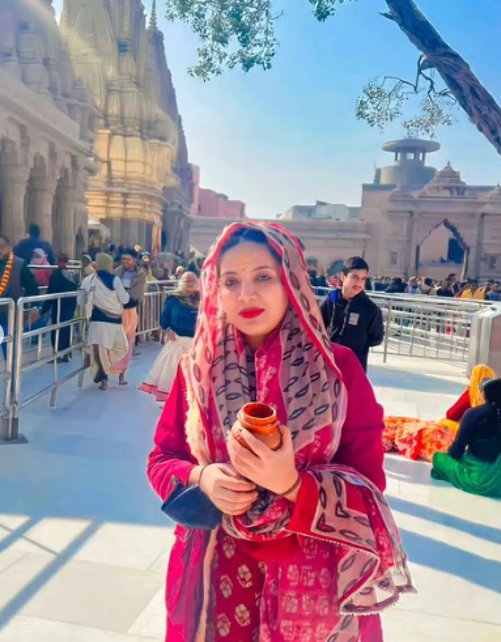 Bhojpuri Actor, Pawan Singh's Wife, Jyoti Trolled After Visiting Kashi ...