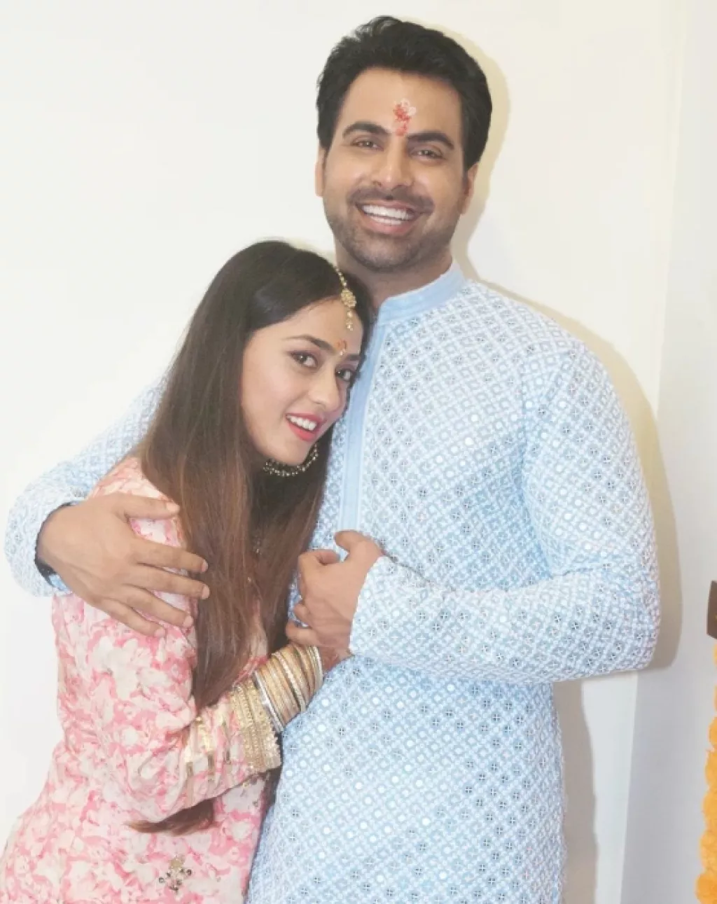 Kirtida Mistry Dons Green-And-Pink-Hued Lehenga For Her Mehendi, Poses ...