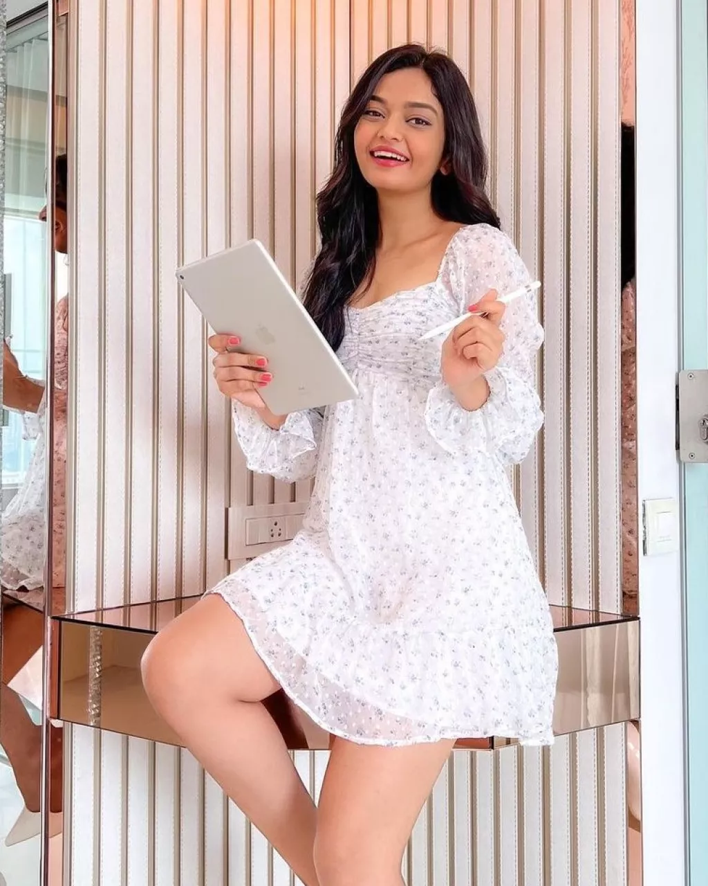 Child Actor Of 'Baa Bahoo Aur Baby', Swini Khara Gets Engaged, Stuns In ...