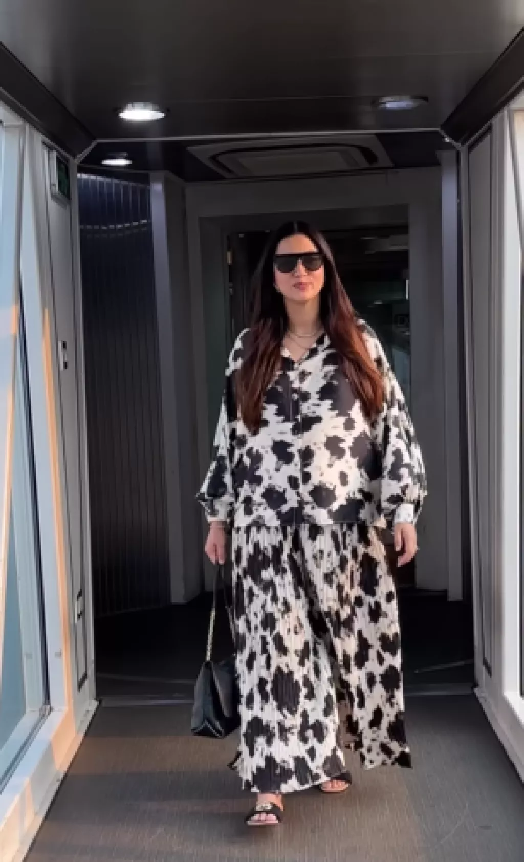 Preggers, Gauahar Khan Flaunts Full-Grown Baby Bump, Shows A Transition ...