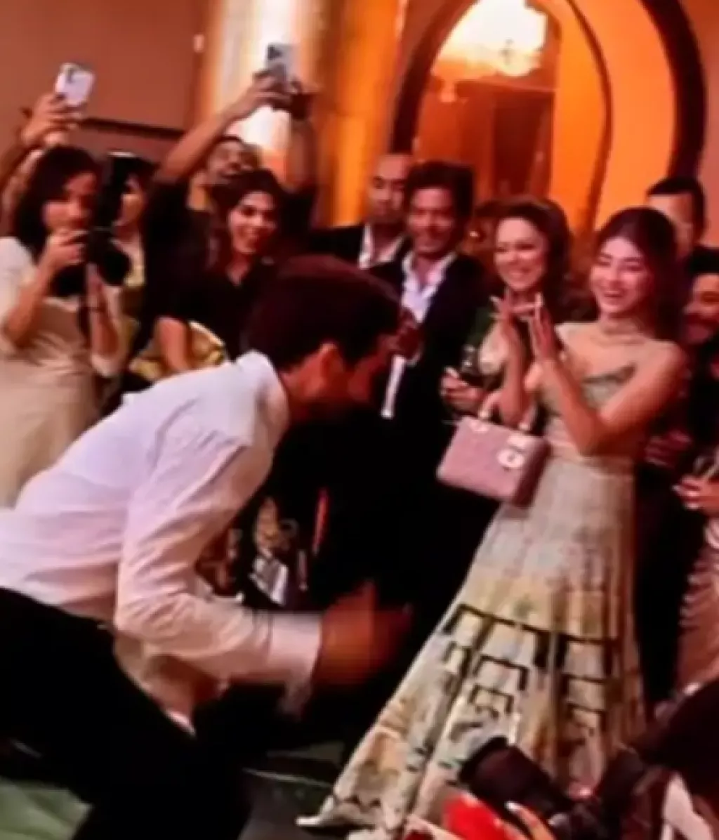 Shah Rukh Khan And Gauri's Reaction To Ahaan Panday-Karan Mehta Dancing ...