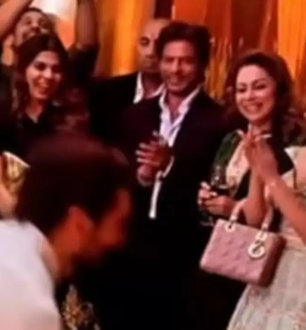 Shah Rukh Khan And Gauri's Reaction To Ahaan Panday-Karan Mehta Dancing ...