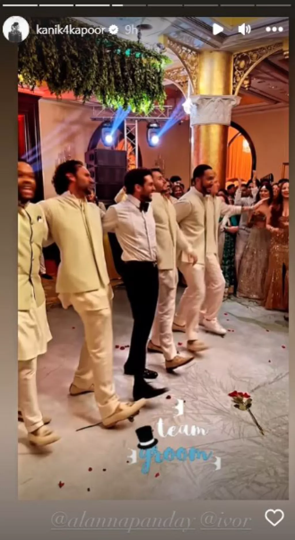 Shah Rukh Khan And Gauri's Reaction To Ahaan Panday-Karan Mehta Dancing To SRK Song 'I am The Best'