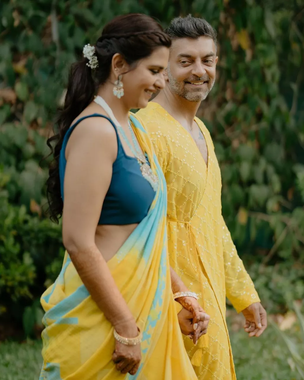 Dalljiet Kaur Makes A Stunning Entry With 'Dulha' Nikhil Patel And Her ...