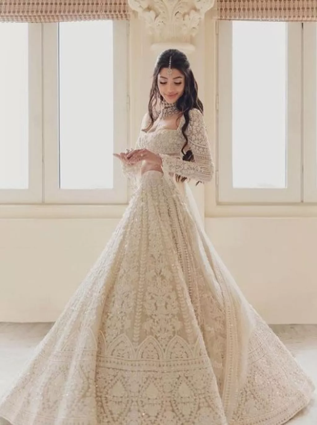 Alanna Panday Wore A 3D Flower Embellished Fishtail Lehenga For Haldi ...