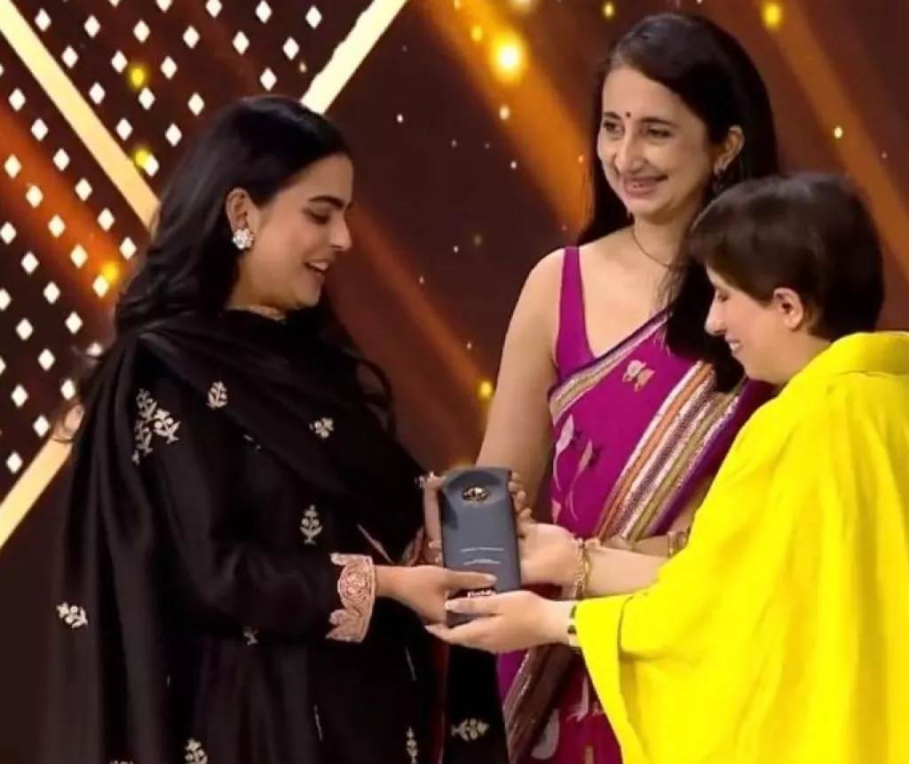Isha Ambani Wins 'Gennext Entrepreneur' 2023 Award, She Gives The ...