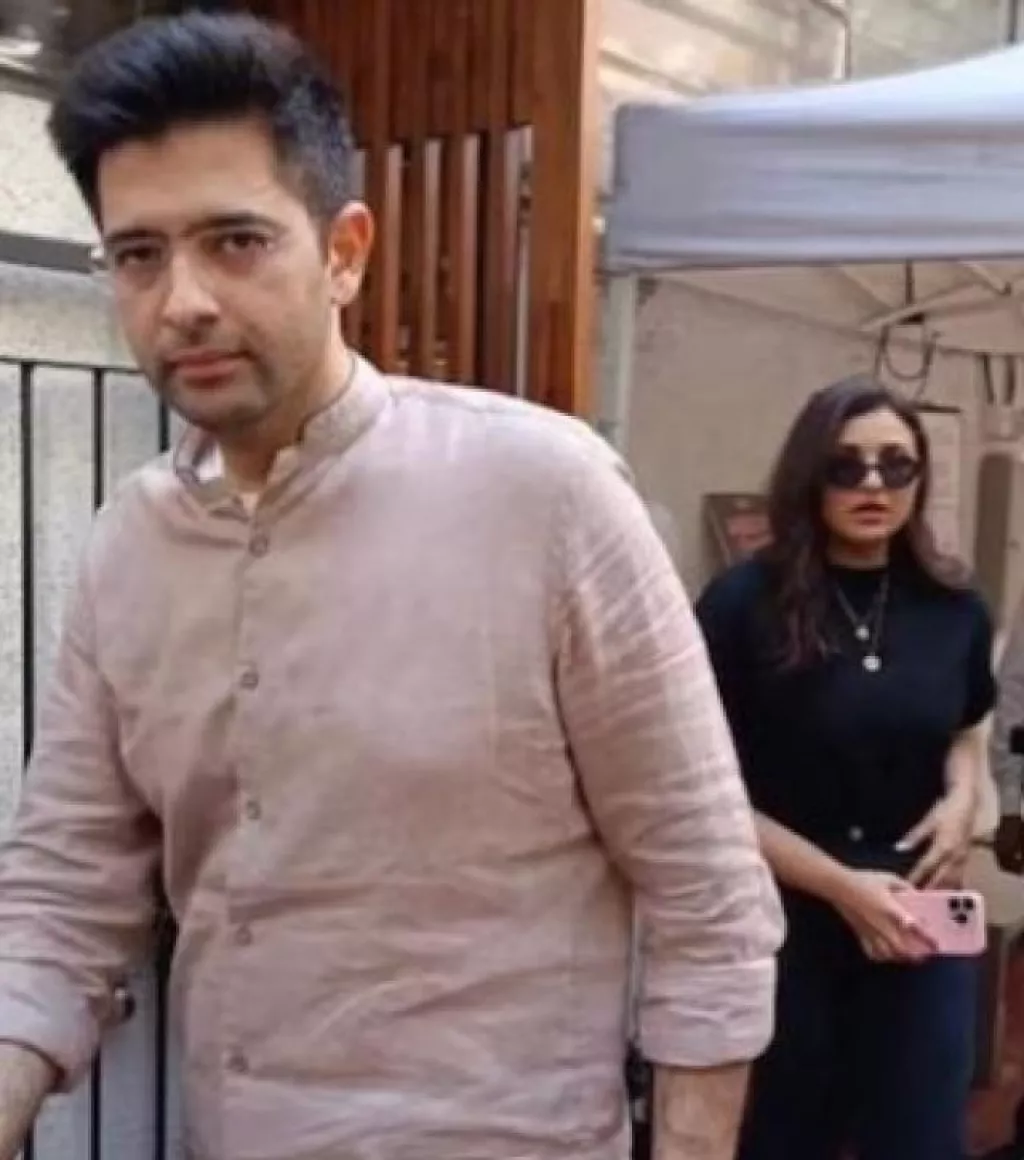 Parineeti Chopra Gets Papped Outside Manish Malhotra's House Amidst ...