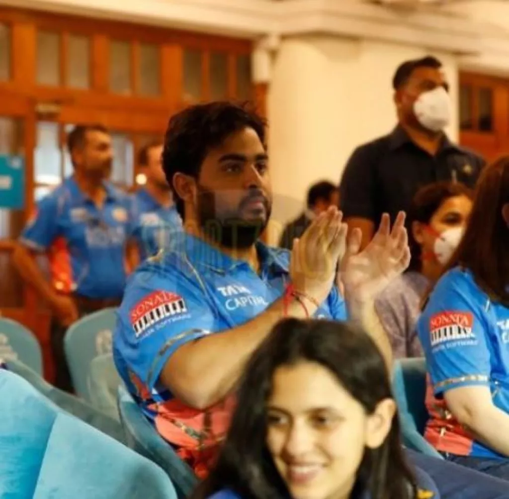 Akash Ambani And Shloka Mehta's Son, Prithvi Celebrates Mumbai Indians ...