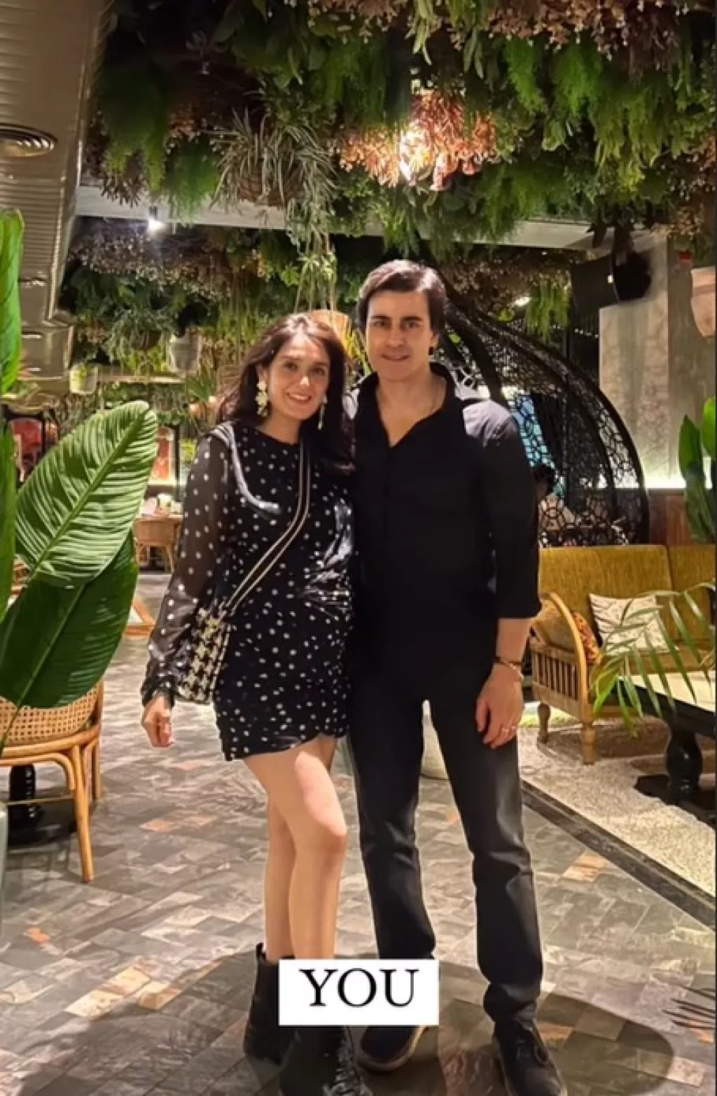 Pankhuri Awasthy Rode Flaunts Cute Baby Bump As She Goes On A Dinner ...
