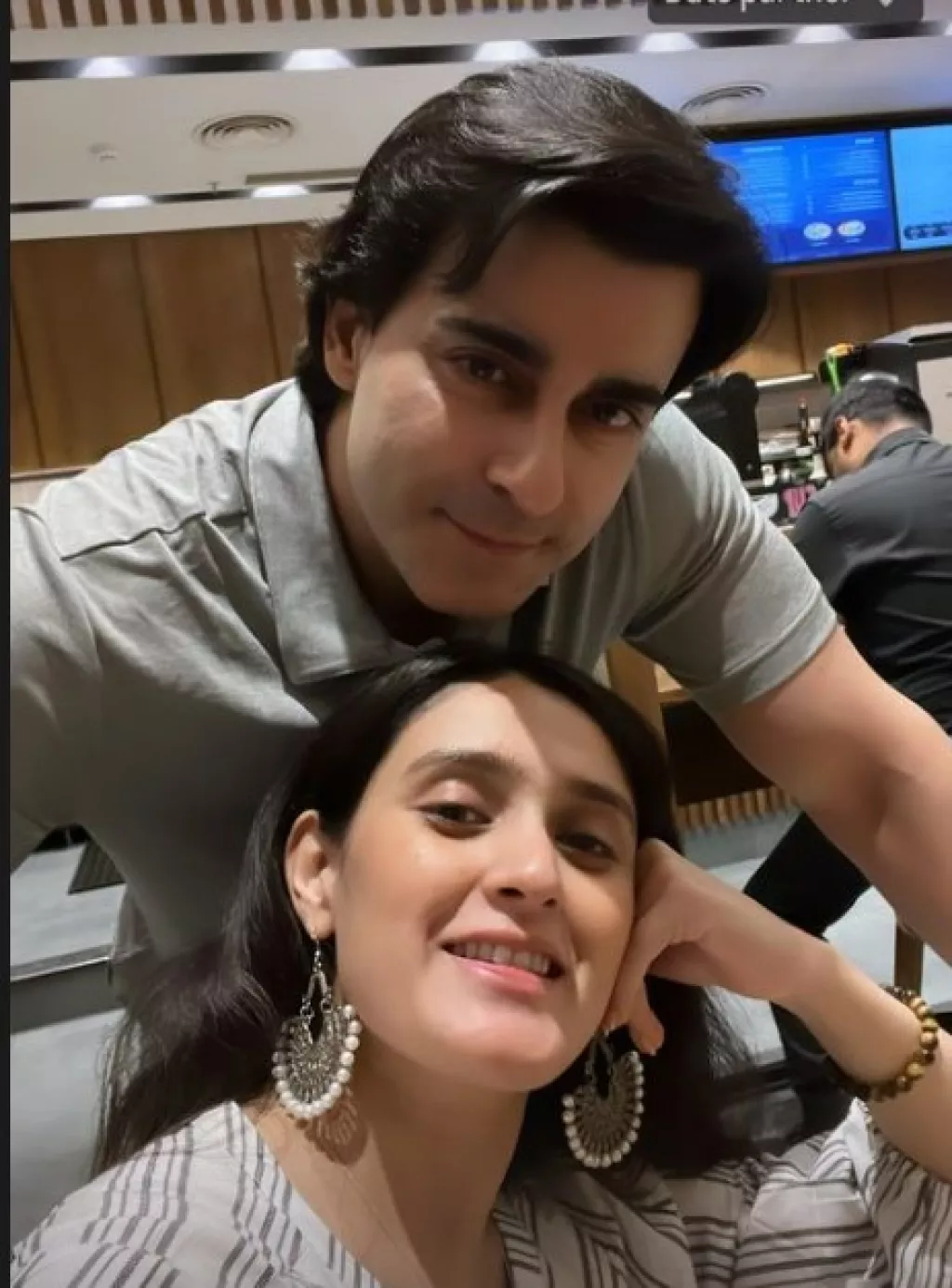 Pankhuri Awasthy Rode Flaunts Cute Baby Bump As She Goes On A Dinner ...