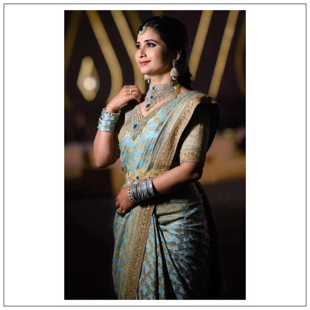 20 Sabyasachi Brides Who Ditched Red And Wore Peacock Blue To Sapphire ...