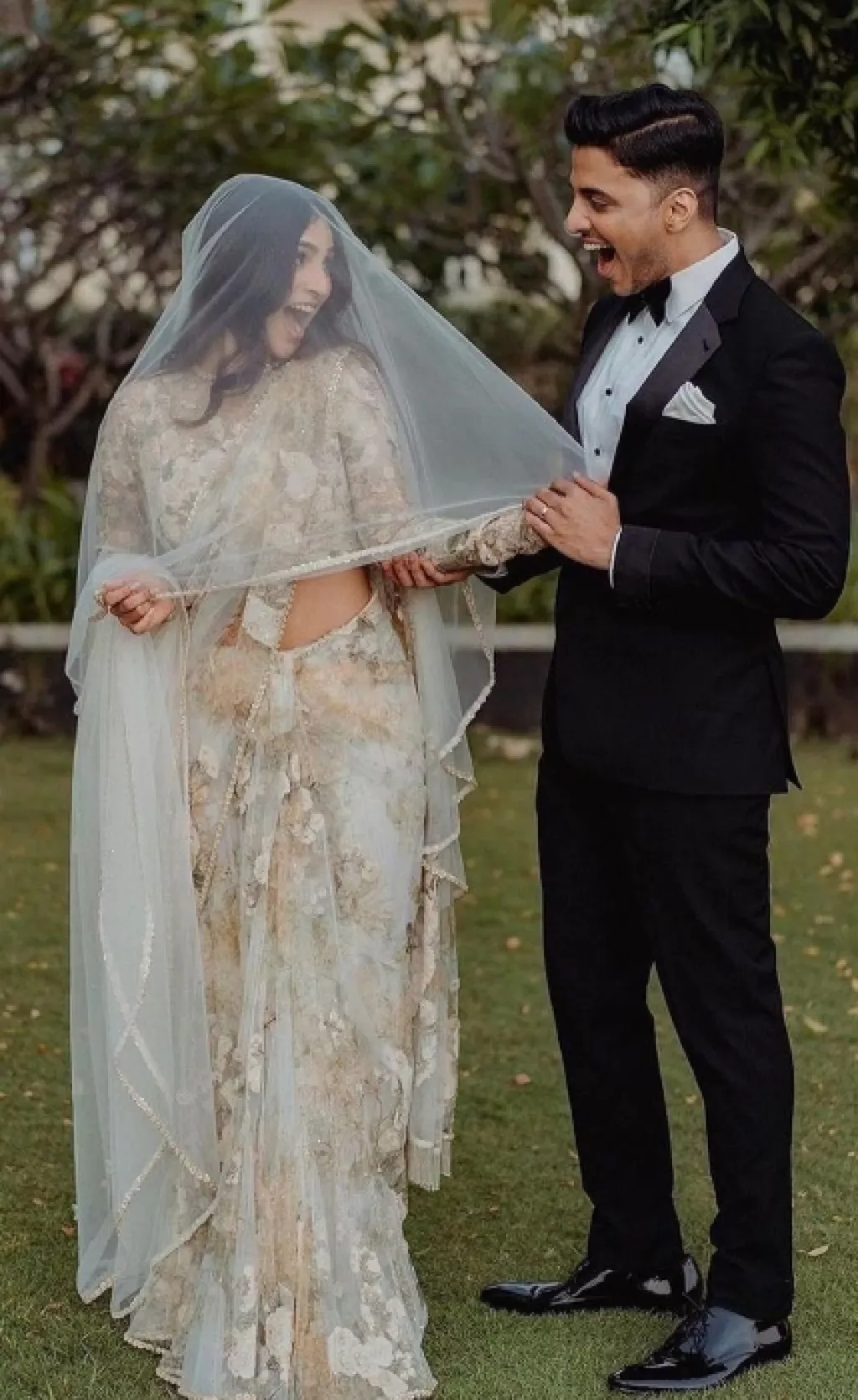 16 Brides Who Paired Their Saree With Pretty 'Dupattas': From Long ...