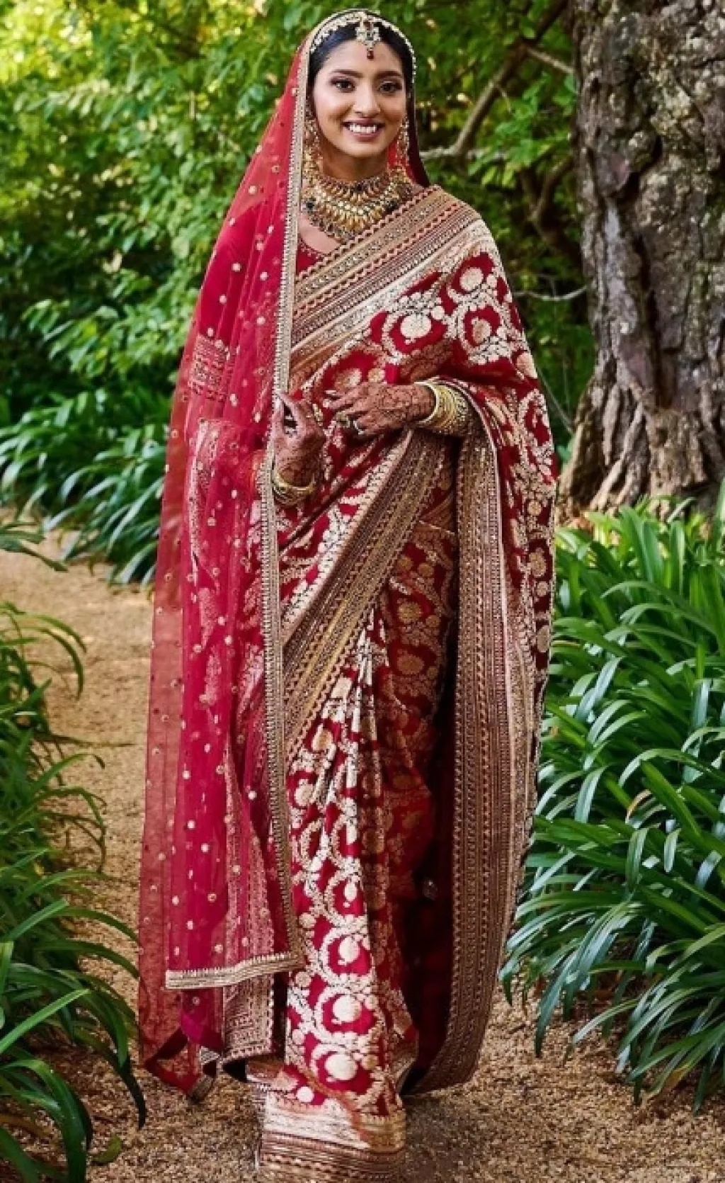 16 Brides Who Paired Their Saree With Pretty 'Dupattas': From Long ...
