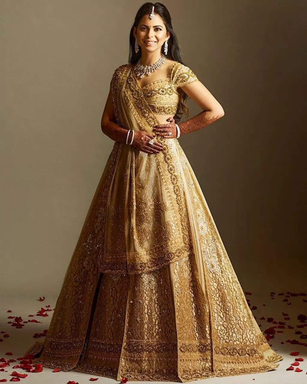 Isha Ambani Dazzles In A Flowy Gown And Embroidered Cape, Makes Heads ...