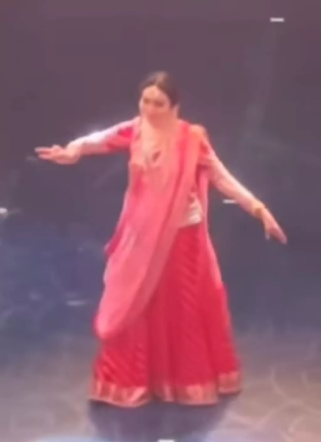 First Glimpse Of Nita Ambani Dancing Gracefully To 'Raghupati Raghav ...