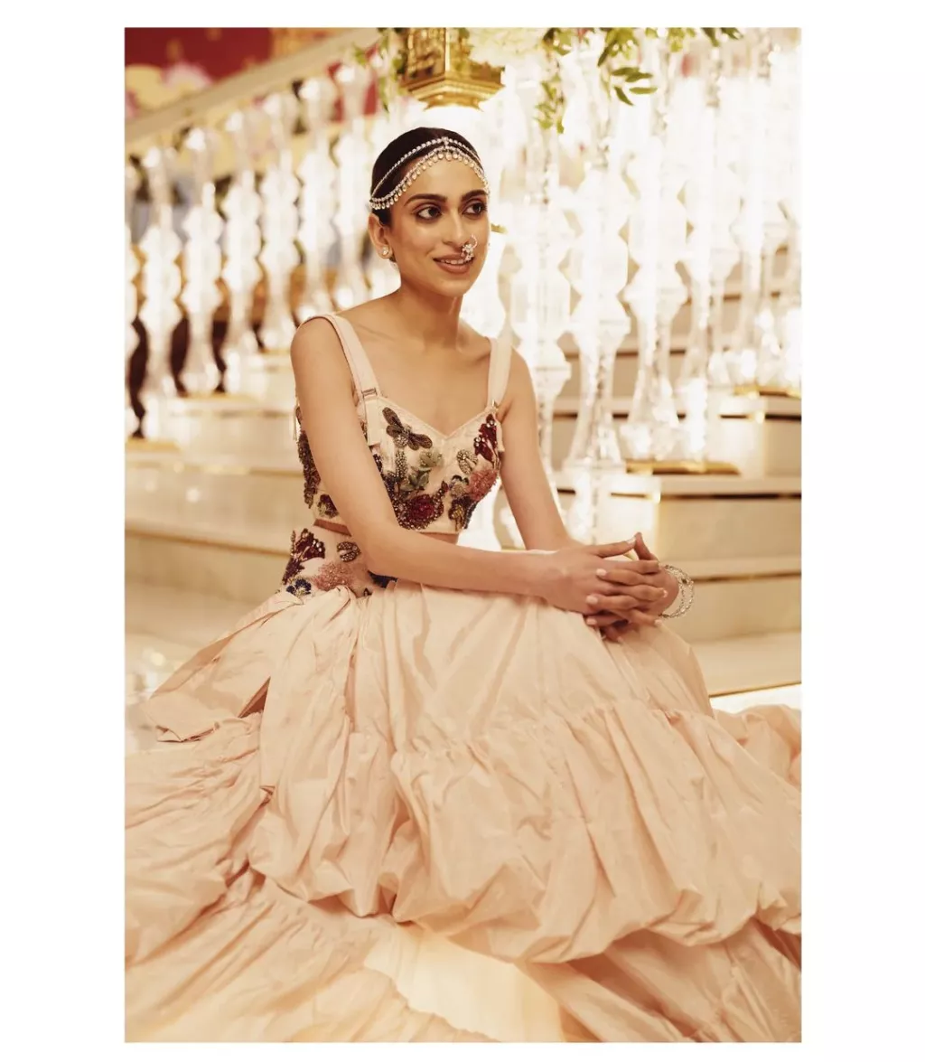 Shloka Mehta's Sister, Diya Mehta Channels Modern Bride Look, Poses ...