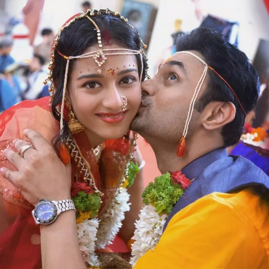 Amrita Rao And RJ Anmol's Love Story, From A Radio Interview To Keeping ...