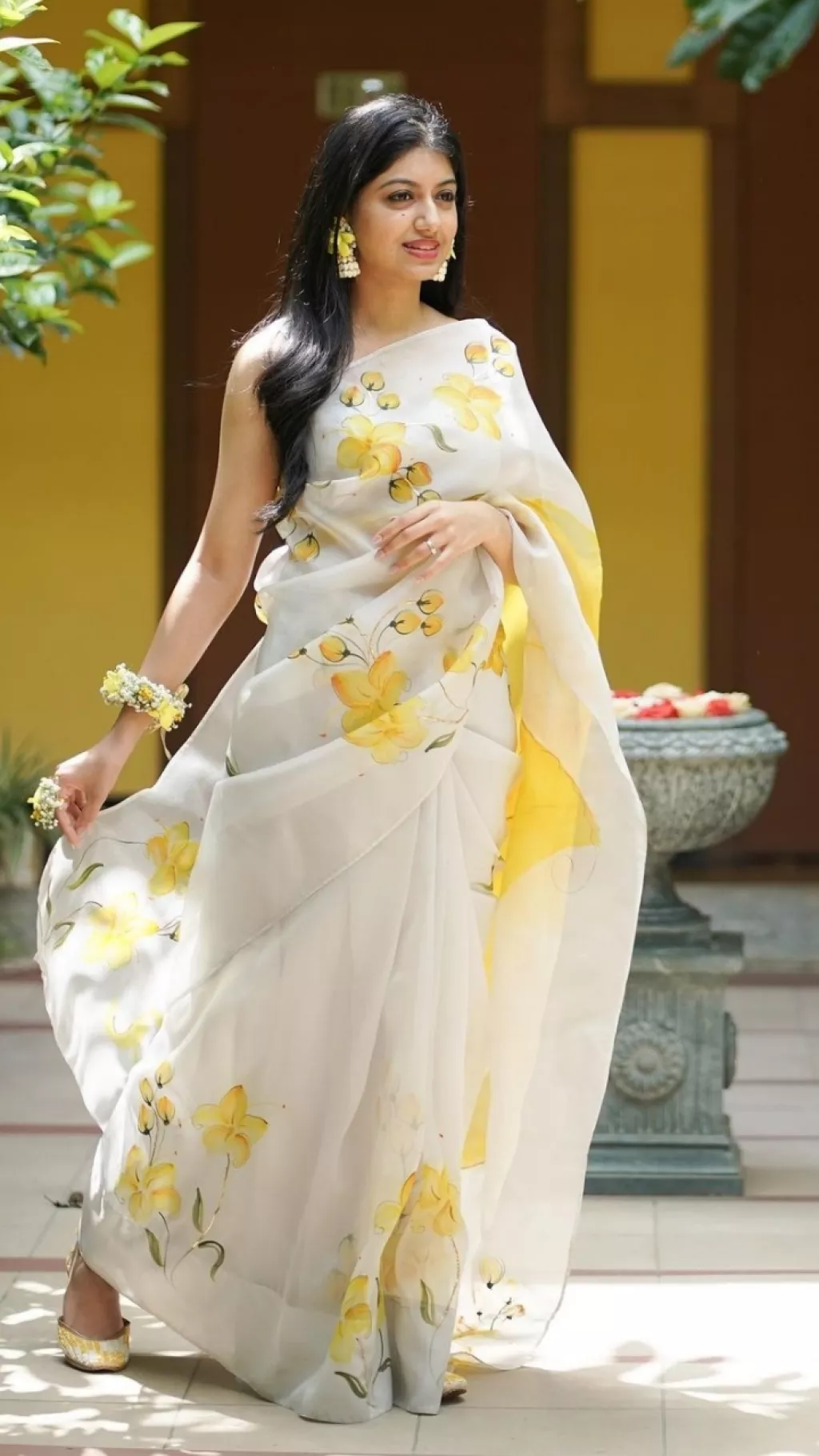 20 Stylish 'Haldi' Outfits For To-Be-Brides: From 'Bandhani'-Printed ...