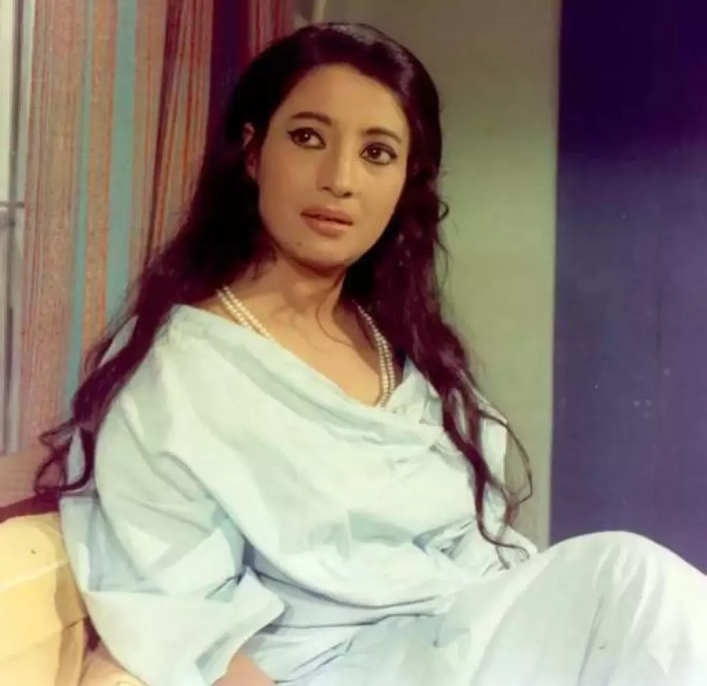 Suchitra Sen Quit Acting At Peak, Husband's Death, 36 Years Of ...