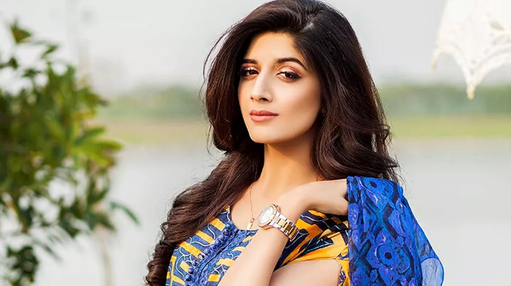 22 Pakistani Actresses Who Can Give Tough Competition To B-Town Divas ...