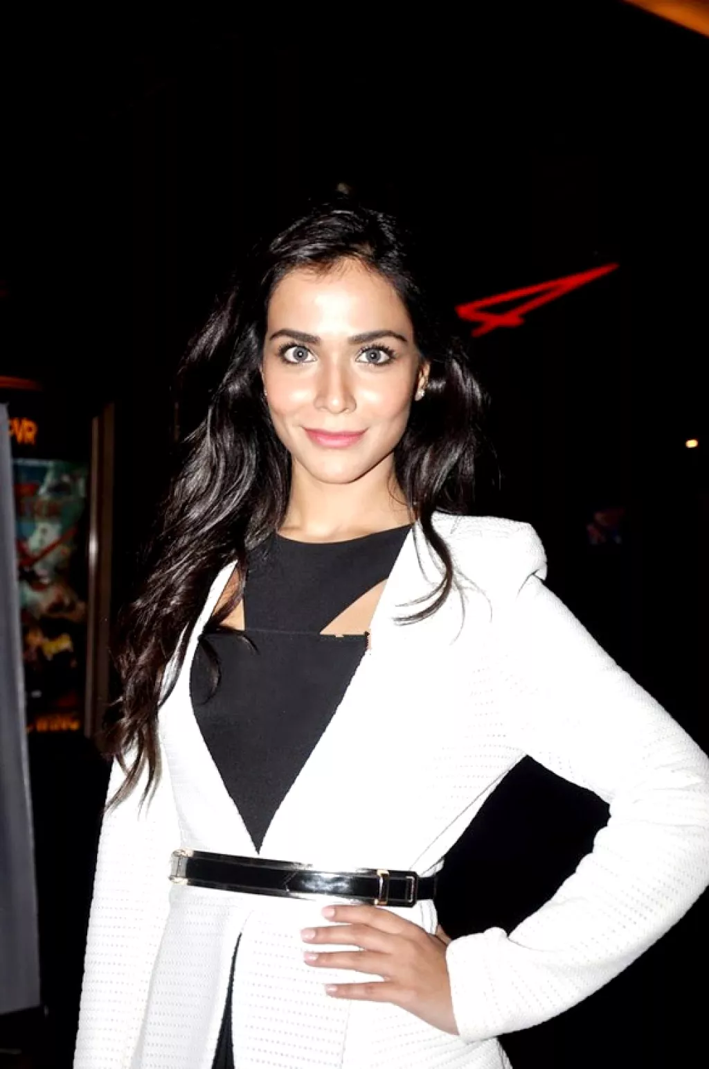 22 Pakistani Actresses Who Can Give Tough Competition To B-Town Divas ...