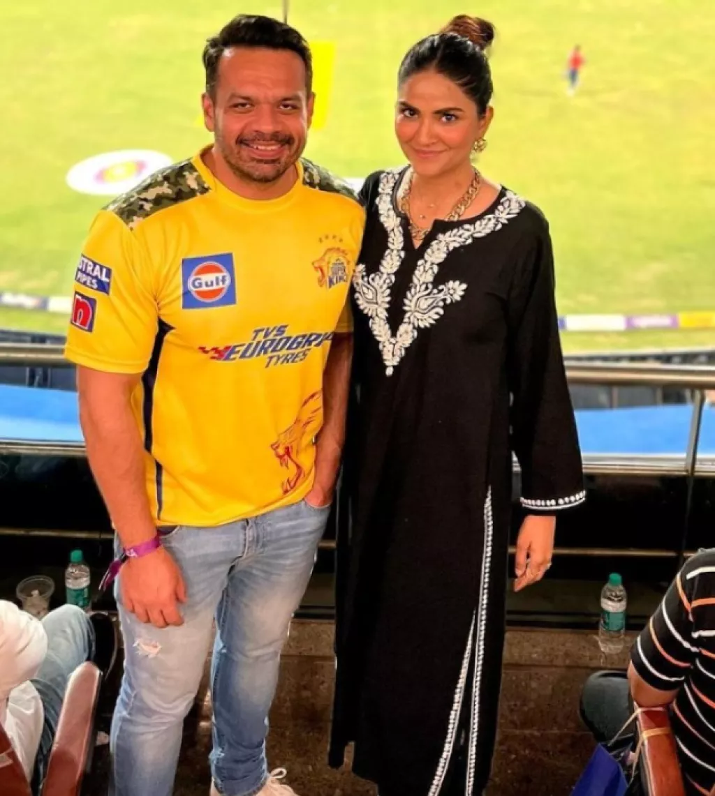 Flying Beast, Gaurav Taneja's Wife, Ritu Re-Joins Pilot Job After 2 Years Of Delivering 2nd Daughter