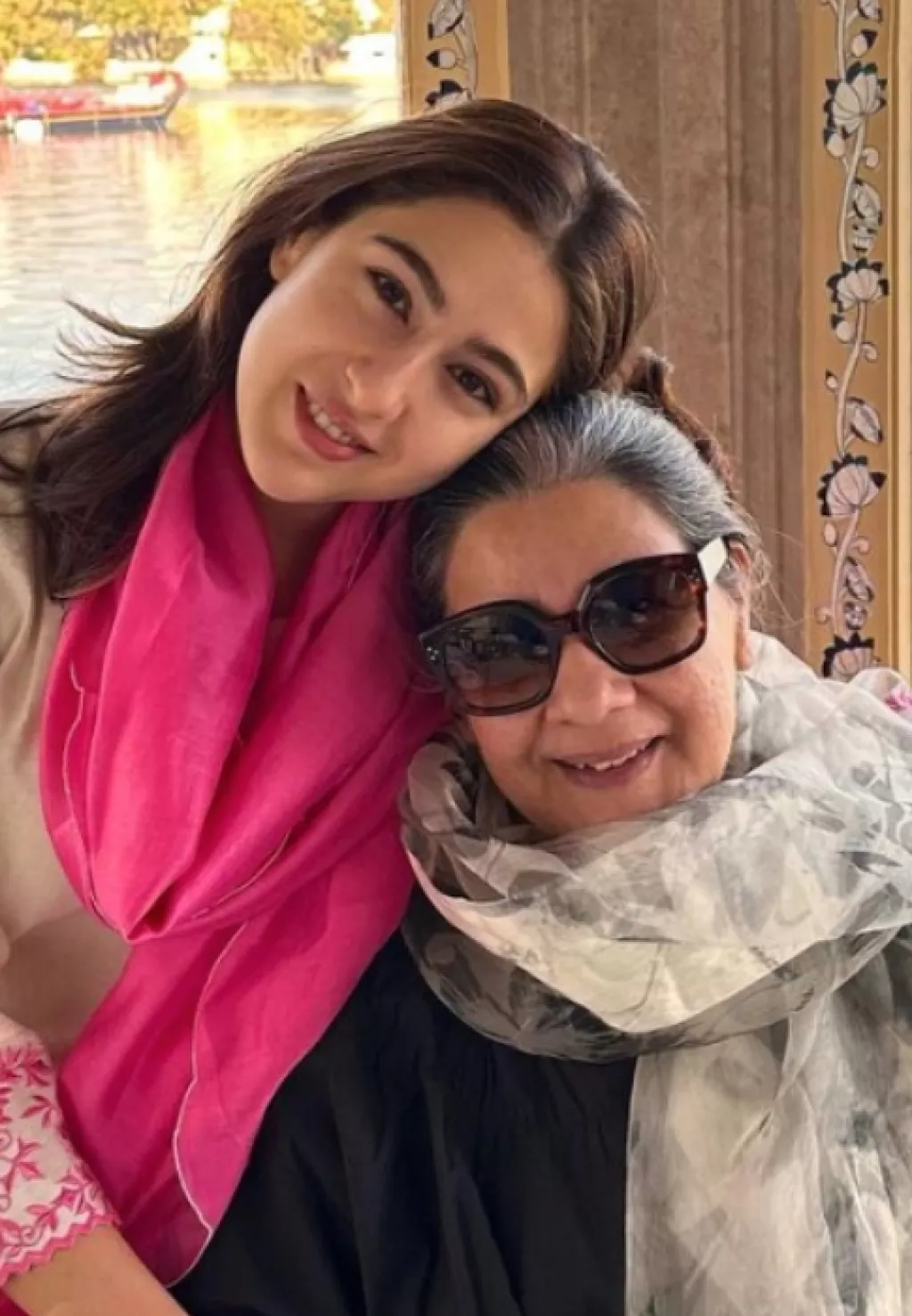Sara Ali Khan Trolled For Over-Acting On Cover Of Vogue, Netizens Say ...