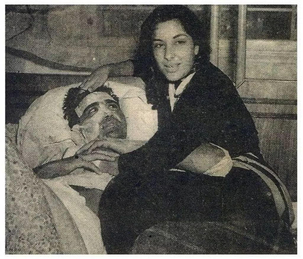 Sunil Dutt And Nargis' Unseen And Rare Pictures After The Fire Incident ...