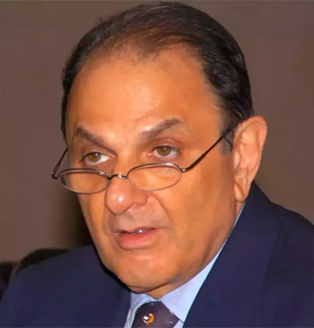 Nusli Wadia: Fight To Buy Britannia, Multi-Crore Wadia Group, Family ...