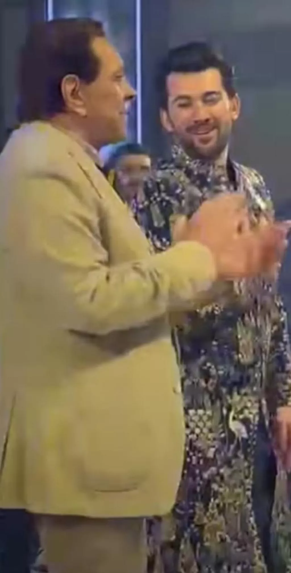 Unseen Video Of Dharmendra Reciting A Poem At Grandson, Karan Deol's ...